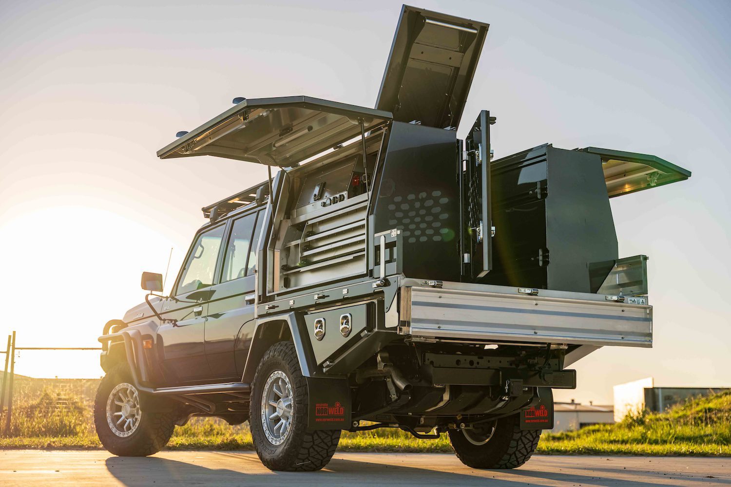 79 Series Build with Elite Tray, Diesel Fitter Toolbox and Basic ...